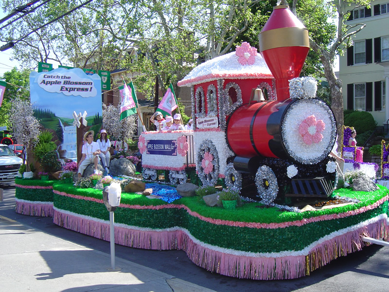 Shaw Parades | Contact Shaw Parades for all your parade float rental ...